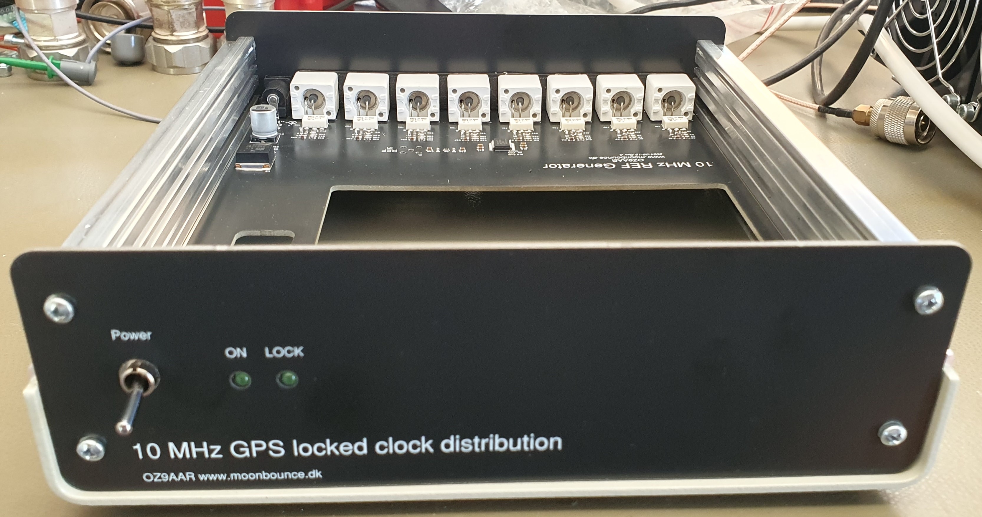10 MHz Reference clock distribution | moonbounce.dk
